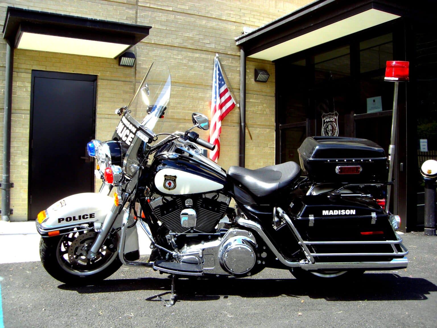 What motorcycle do the police use? - Gear Sustain